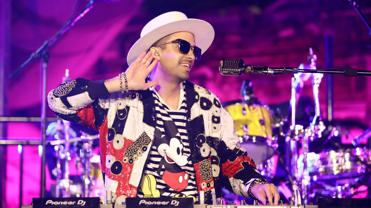 DJ Cassidy: Inside "Pass the Mic" & 50 Years of Hip-hop - Boardroom